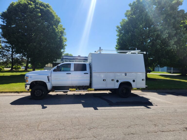 Knapheide 11′ Aluminum KUVcc High Roof with Double-Down KargoMaster ...