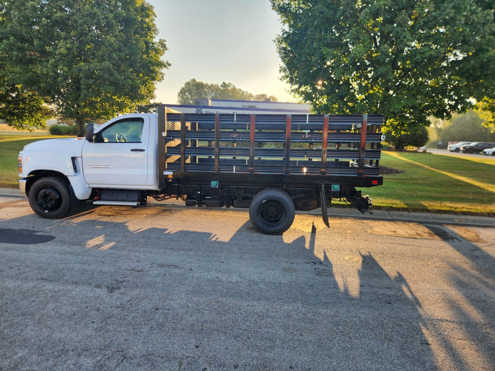 Chevy 5500 with a 12′ Knapheide Heavy Hauler Jr steel platform – BB ...